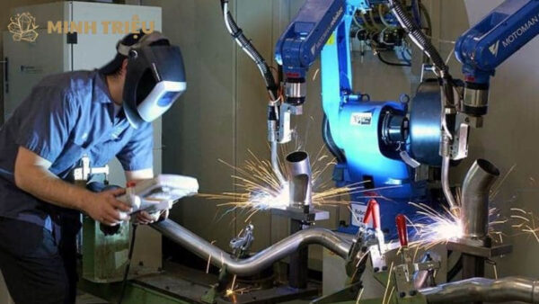 Robot Hàn (welding) Trong Sản Xuất Công Nghiệp: Tối Ưu Hóa Năng Suất và ...