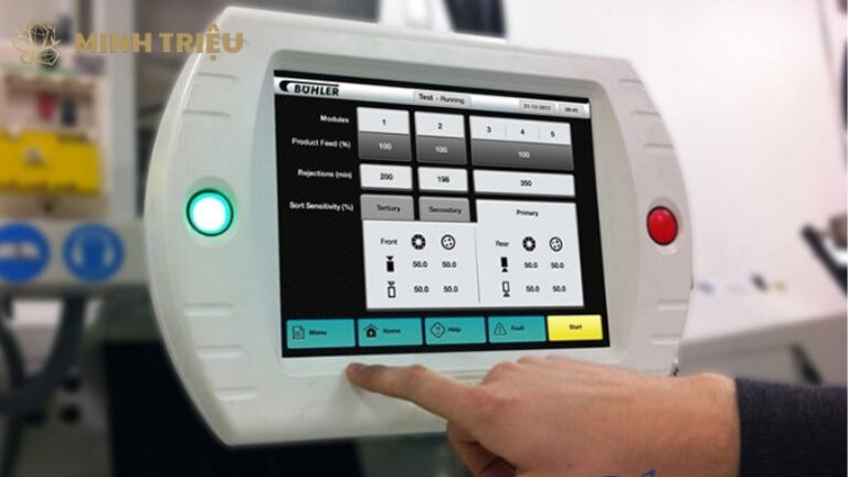 Các loại HMI phổ biến (màn hình cảm ứng, nút bấm, đèn báo) trong sản ...
